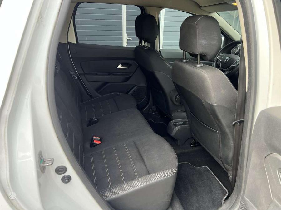 White Dacia Duster 2018 in Alytus, with an engine capacity of 1.46 L and mileage of 295 thousand km for 5900 €, photo 20 on AUTOMOTO.COM.LV
