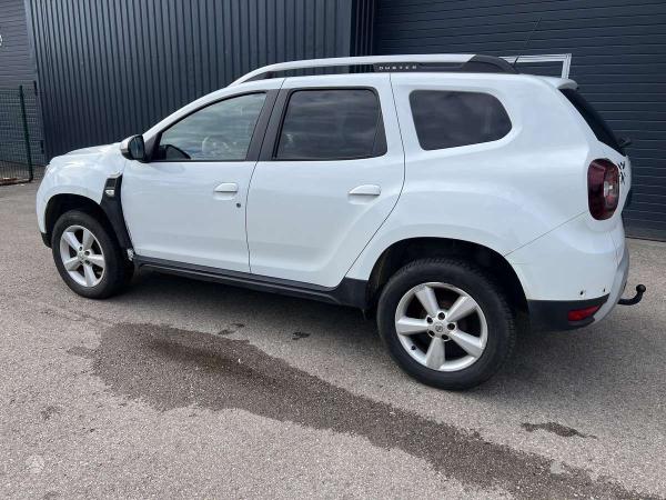 White Dacia Duster 2018 in Alytus, with an engine capacity of 1.46 L and mileage of 295 thousand km for 5900 €, photo 9 on AUTOMOTO.COM.LV