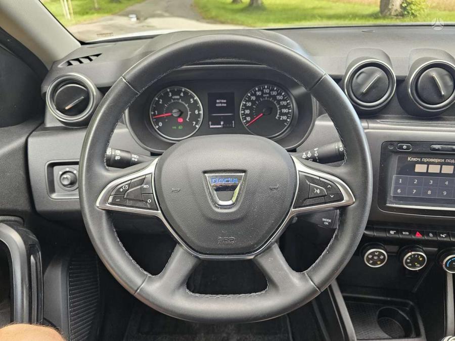 Balts Dacia Duster 2018 Tauragė, ar dzinēja tilpumu 1.60 L un nobraukumu 86 tūkst. km par 7800 €, foto 23 vietnē AUTOMOTO.COM.LV