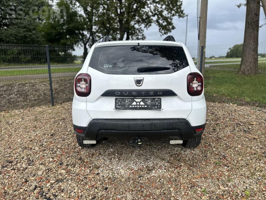 White Dacia Duster 2018 in Cesis, with an engine capacity of 1.20 L and mileage of 0 thousand km for 9900 €, photo 6 on AUTOMOTO.COM.LV