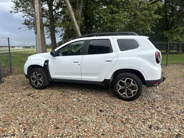 White Dacia Duster 2018 in Cesis, with an engine capacity of 1.20 L and mileage of 0 thousand km for 9900 €, photo 8 on AUTOMOTO.COM.LV