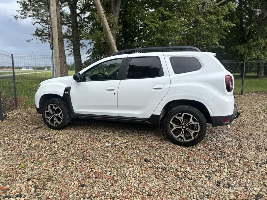 White Dacia Duster 2018 in Cesis, with an engine capacity of 1.20 L and mileage of 0 thousand km for 9900 €, photo 8 on AUTOMOTO.COM.LV