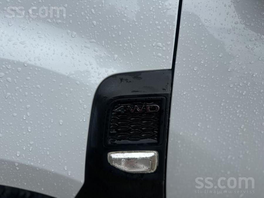 White Dacia Duster 2018 in Cesis, with an engine capacity of 1.20 L and mileage of 0 thousand km for 9900 €, photo 10 on AUTOMOTO.COM.LV