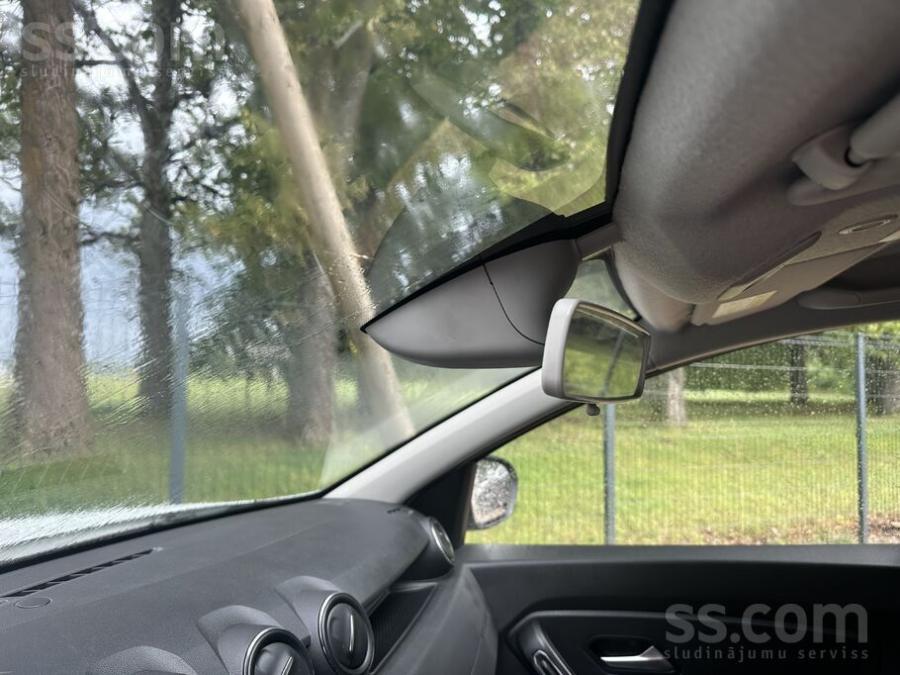 White Dacia Duster 2018 in Cesis, with an engine capacity of 1.20 L and mileage of 0 thousand km for 9900 €, photo 13 on AUTOMOTO.COM.LV