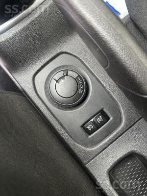 White Dacia Duster 2018 in Cesis, with an engine capacity of 1.20 L and mileage of 0 thousand km for 9900 €, photo 16 on AUTOMOTO.COM.LV