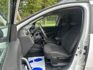 White Dacia Duster 2018 in Cesis, with an engine capacity of 1.20 L and mileage of 0 thousand km for 9900 €, photo 20 on AUTOMOTO.COM.LV