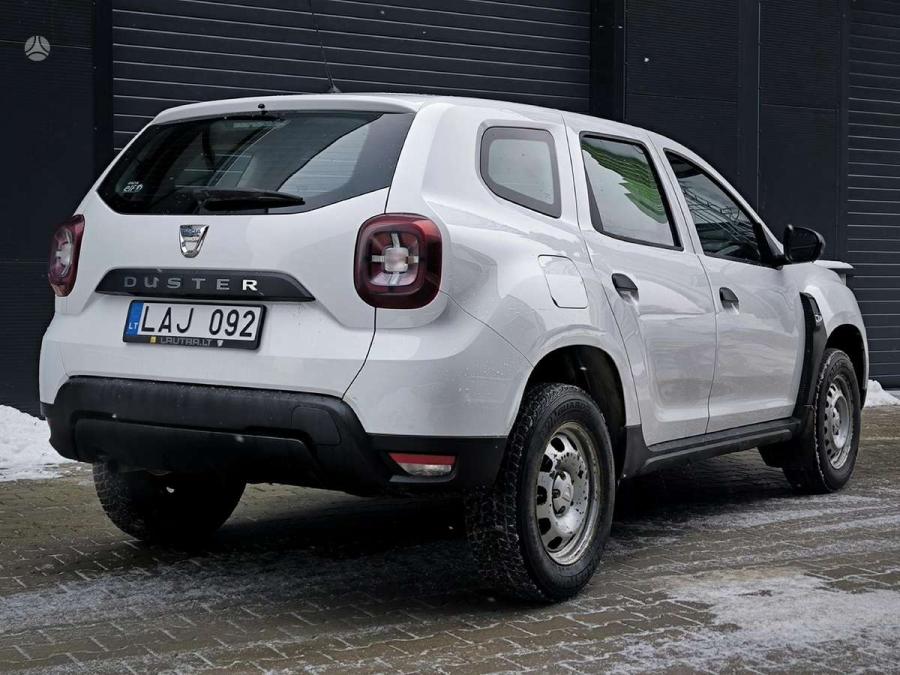 White Dacia Duster 2019 in Kaunas, with an engine capacity of 1.60 L and mileage of 90 thousand km for 9800 €, photo 4 on AUTOMOTO.COM.LV