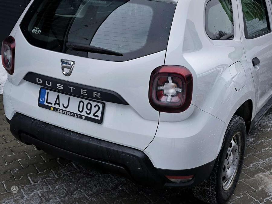 White Dacia Duster 2019 in Kaunas, with an engine capacity of 1.60 L and mileage of 90 thousand km for 9800 €, photo 5 on AUTOMOTO.COM.LV