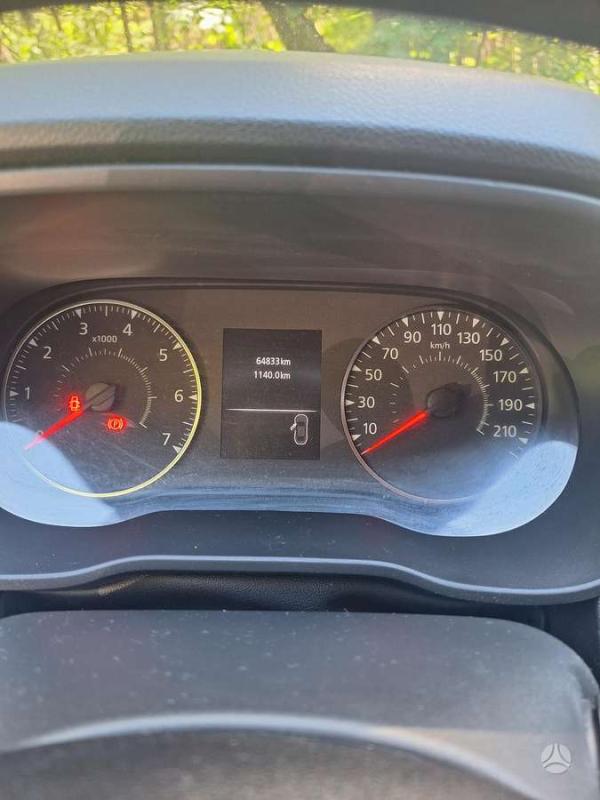 White Dacia Duster 2019 in Siauliai, with an engine capacity of 1.60 L and mileage of 65 thousand km for 9700 €, photo 8 on AUTOMOTO.COM.LV