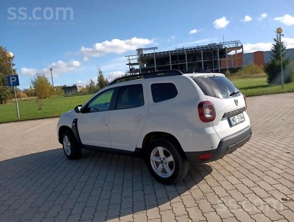 White Dacia Duster 2019 in Jelgava, with an engine capacity of 1.60 L and mileage of 240 thousand km for 7000 €, photo 3 on AUTOMOTO.COM.LV