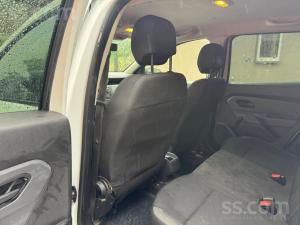 White Dacia Duster 2020 in Valmiera, with an engine capacity of 1.50 L and mileage of 221 thousand km for 8790 €, photo 14 on AUTOMOTO.COM.LV