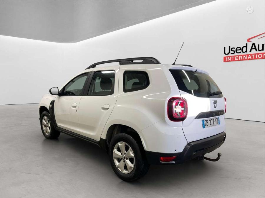 White Dacia Duster 2021 in Marijampole, with an engine capacity of 1.46 L and mileage of 185 thousand km for 13334 €, photo 6 on AUTOMOTO.COM.LV