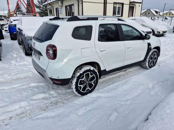 White Dacia Duster 2021 in Taurage, with an engine capacity of 1.46 L and mileage of 280 thousand km for 9700 €, photo 4 on AUTOMOTO.COM.LV
