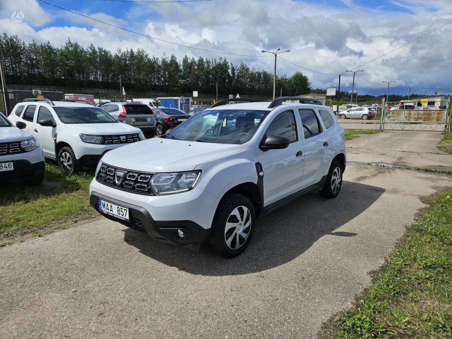 White Dacia Duster 2021 in Vilnius, with an engine capacity of 1.00 L and mileage of 68 thousand km for 7555 €, photo 1 on AUTOMOTO.COM.LV