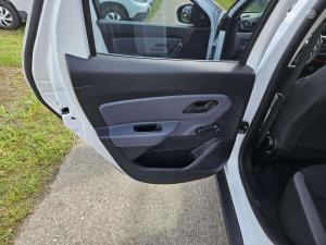 White Dacia Duster 2021 in Vilnius, with an engine capacity of 1.00 L and mileage of 68 thousand km for 7555 €, photo 13 on AUTOMOTO.COM.LV
