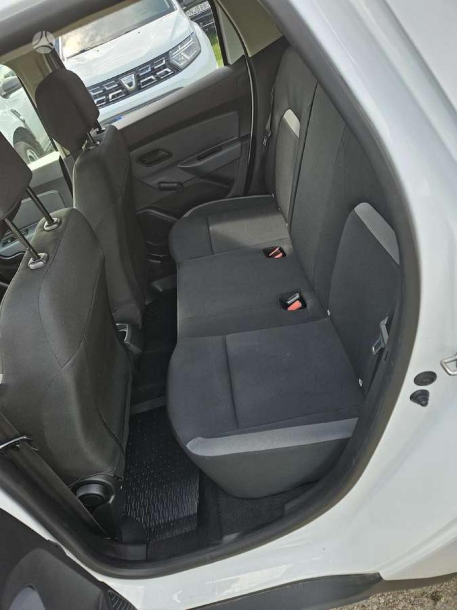 White Dacia Duster 2021 in Vilnius, with an engine capacity of 1.00 L and mileage of 68 thousand km for 7555 €, photo 14 on AUTOMOTO.COM.LV
