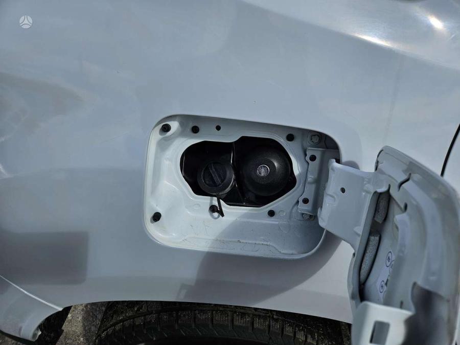 White Dacia Duster 2021 in Vilnius, with an engine capacity of 1.00 L and mileage of 68 thousand km for 7555 €, photo 16 on AUTOMOTO.COM.LV