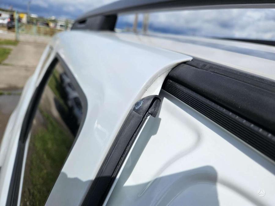 White Dacia Duster 2021 in Vilnius, with an engine capacity of 1.00 L and mileage of 68 thousand km for 7555 €, photo 19 on AUTOMOTO.COM.LV