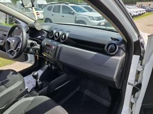 White Dacia Duster 2021 in Vilnius, with an engine capacity of 1.00 L and mileage of 68 thousand km for 7555 €, photo 22 on AUTOMOTO.COM.LV