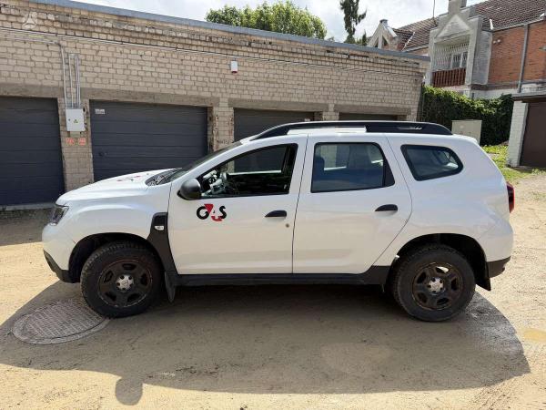 White Dacia Duster 2021 in Alytus, with an engine capacity of 1.00 L and mileage of 228 thousand km for 4400 €, photo 3 on AUTOMOTO.COM.LV