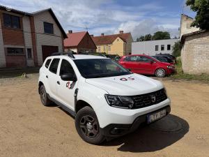 White Dacia Duster 2021 in Alytus, with an engine capacity of 1.00 L and mileage of 228 thousand km for 4400 €, photo 9 on AUTOMOTO.COM.LV