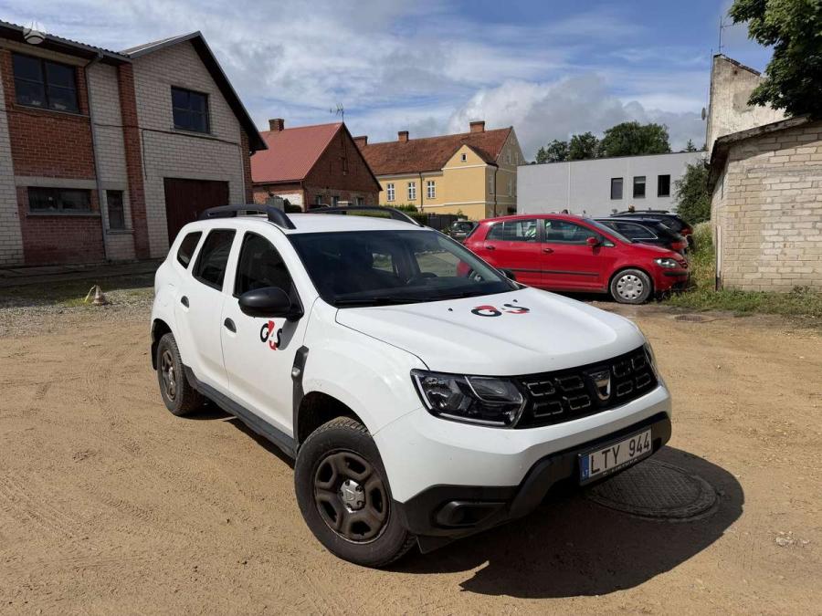 White Dacia Duster 2021 in Alytus, with an engine capacity of 1.00 L and mileage of 228 thousand km for 4400 €, photo 9 on AUTOMOTO.COM.LV