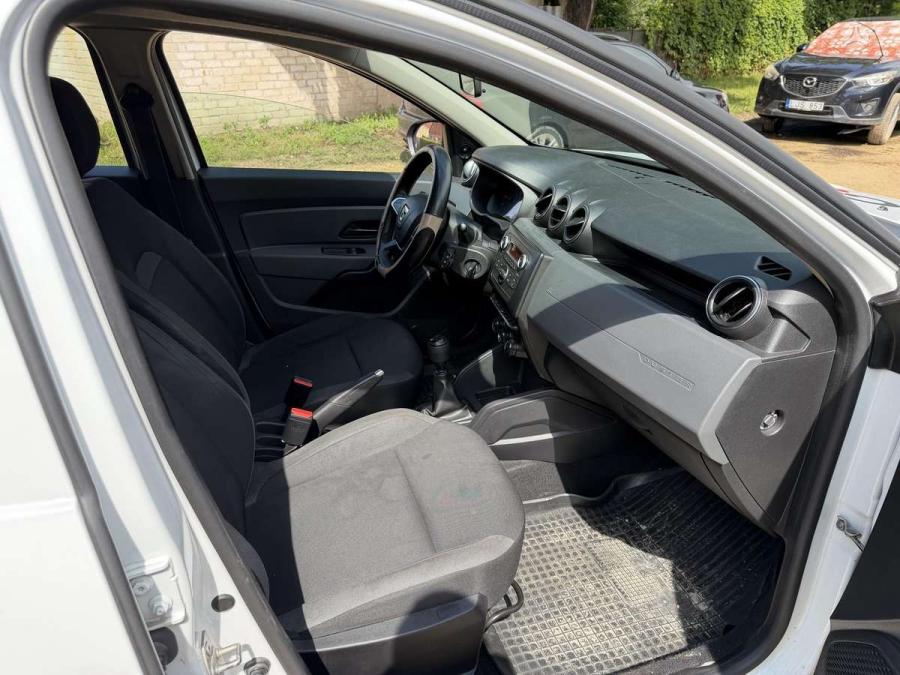 White Dacia Duster 2021 in Alytus, with an engine capacity of 1.00 L and mileage of 228 thousand km for 4400 €, photo 10 on AUTOMOTO.COM.LV
