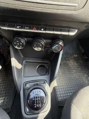 White Dacia Duster 2021 in Alytus, with an engine capacity of 1.00 L and mileage of 228 thousand km for 4400 €, photo 13 on AUTOMOTO.COM.LV
