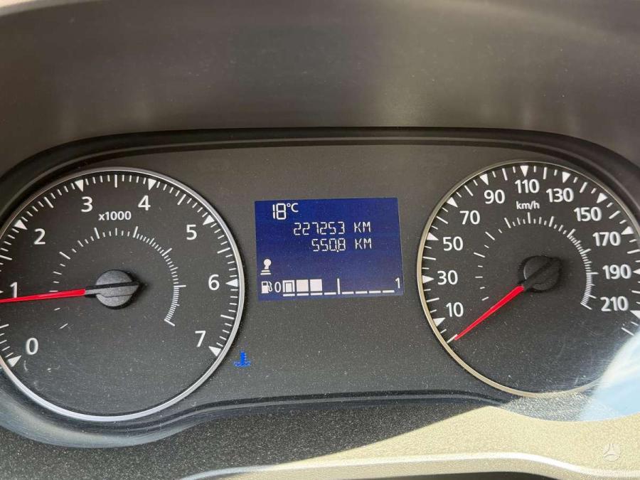 White Dacia Duster 2021 in Alytus, with an engine capacity of 1.00 L and mileage of 228 thousand km for 4400 €, photo 14 on AUTOMOTO.COM.LV