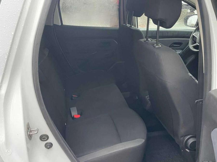 White Dacia Duster 2021 in Ukmerge, with an engine capacity of 1.00 L and mileage of 93 thousand km for 6900 €, photo 8 on AUTOMOTO.COM.LV
