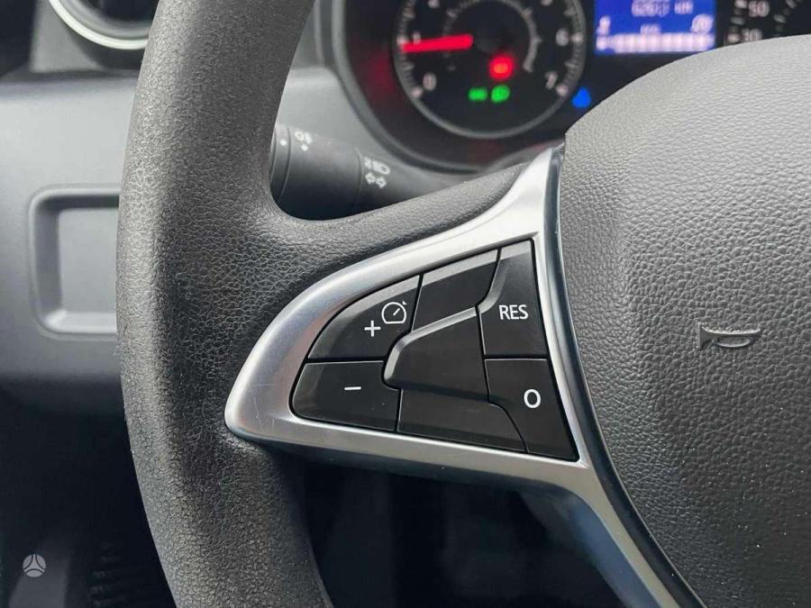White Dacia Duster 2021 in Ukmerge, with an engine capacity of 1.00 L and mileage of 93 thousand km for 6900 €, photo 11 on AUTOMOTO.COM.LV