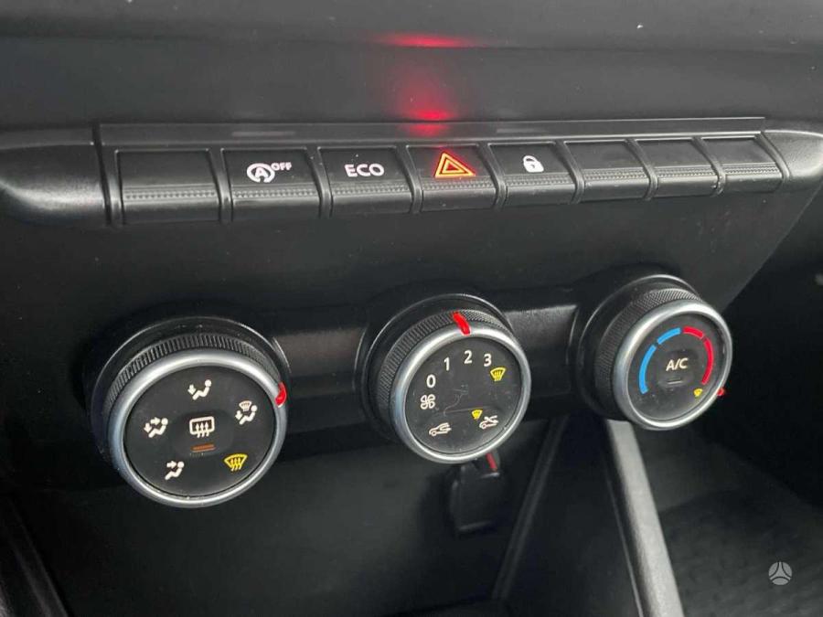 White Dacia Duster 2021 in Ukmerge, with an engine capacity of 1.00 L and mileage of 93 thousand km for 6900 €, photo 13 on AUTOMOTO.COM.LV