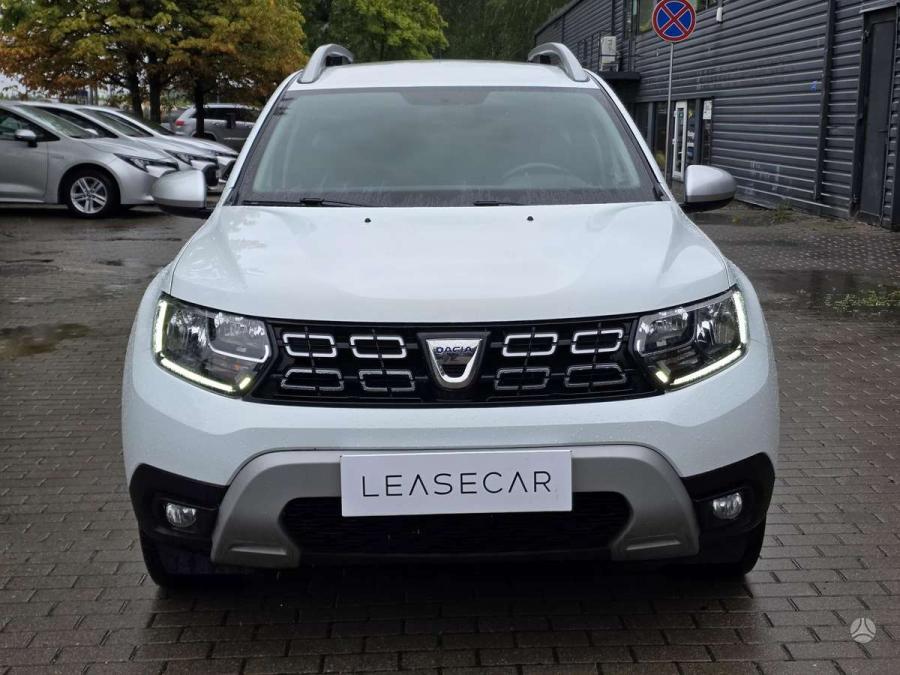 White Dacia Duster 2021 in Vilnius, with an engine capacity of 1.46 L and mileage of 129 thousand km for 13750 €, photo 3 on AUTOMOTO.COM.LV