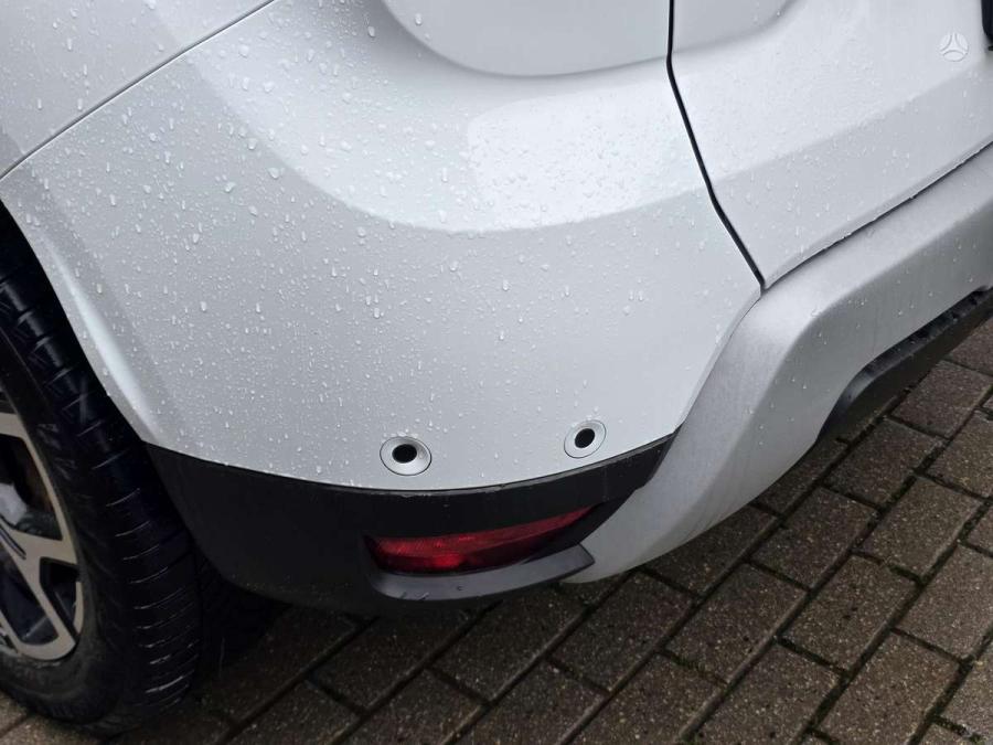 White Dacia Duster 2021 in Vilnius, with an engine capacity of 1.46 L and mileage of 129 thousand km for 13750 €, photo 9 on AUTOMOTO.COM.LV