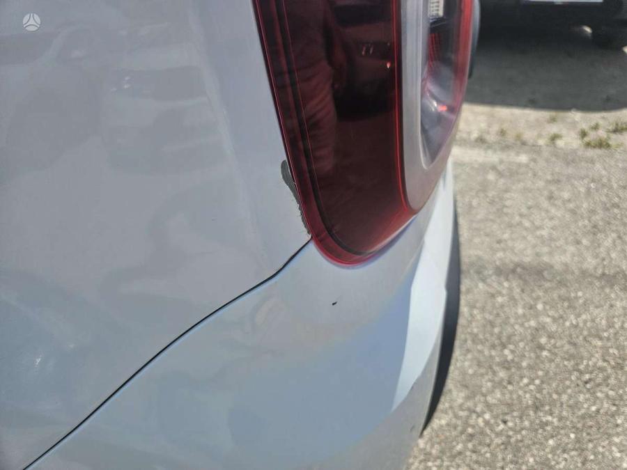 White Dacia Duster 2021 in Vilnius, with an engine capacity of 0.99 L and mileage of 120 thousand km for 7777 €, photo 12 on AUTOMOTO.COM.LV