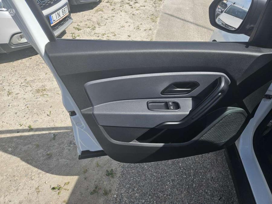 White Dacia Duster 2021 in Vilnius, with an engine capacity of 0.99 L and mileage of 120 thousand km for 7777 €, photo 14 on AUTOMOTO.COM.LV