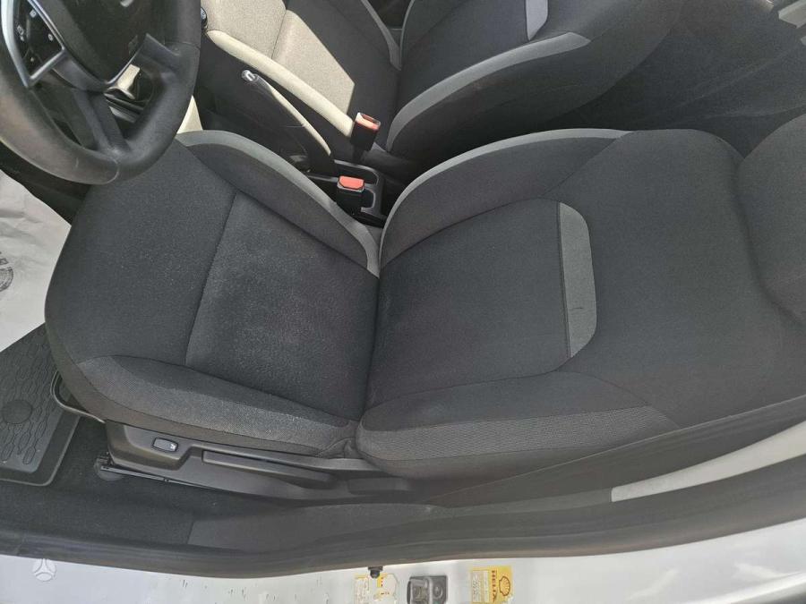 White Dacia Duster 2021 in Vilnius, with an engine capacity of 0.99 L and mileage of 120 thousand km for 7777 €, photo 16 on AUTOMOTO.COM.LV