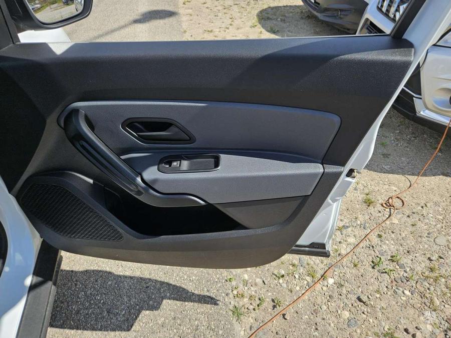 White Dacia Duster 2021 in Vilnius, with an engine capacity of 0.99 L and mileage of 120 thousand km for 7777 €, photo 26 on AUTOMOTO.COM.LV