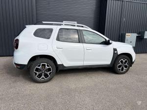 White Dacia Duster 2021 in Alytus, with an engine capacity of 1.46 L and mileage of 133 thousand km for 8950 €, photo 5 on AUTOMOTO.COM.LV