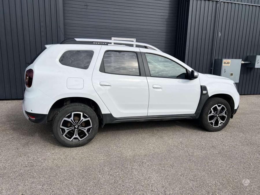 White Dacia Duster 2021 in Alytus, with an engine capacity of 1.46 L and mileage of 133 thousand km for 8950 €, photo 5 on AUTOMOTO.COM.LV