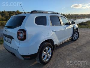 Balts Dacia Duster 2021 Daugavpils, ar dzinēja tilpumu 1.50 L un nobraukumu 90 tūkst. km par 13200 €, foto 4 vietnē AUTOMOTO.COM.LV