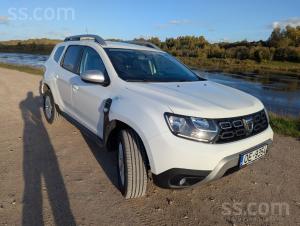 White Dacia Duster 2021 in Daugavpils, with an engine capacity of 1.50 L and mileage of 90 thousand km for 13200 €, photo 1 on AUTOMOTO.COM.LV