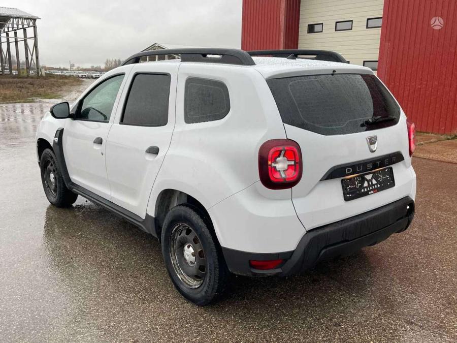 White Dacia Duster 2021 in Ukmerge, with an engine capacity of 1.00 L and mileage of 93 thousand km for 6900 €, photo 5 on AUTOMOTO.COM.LV