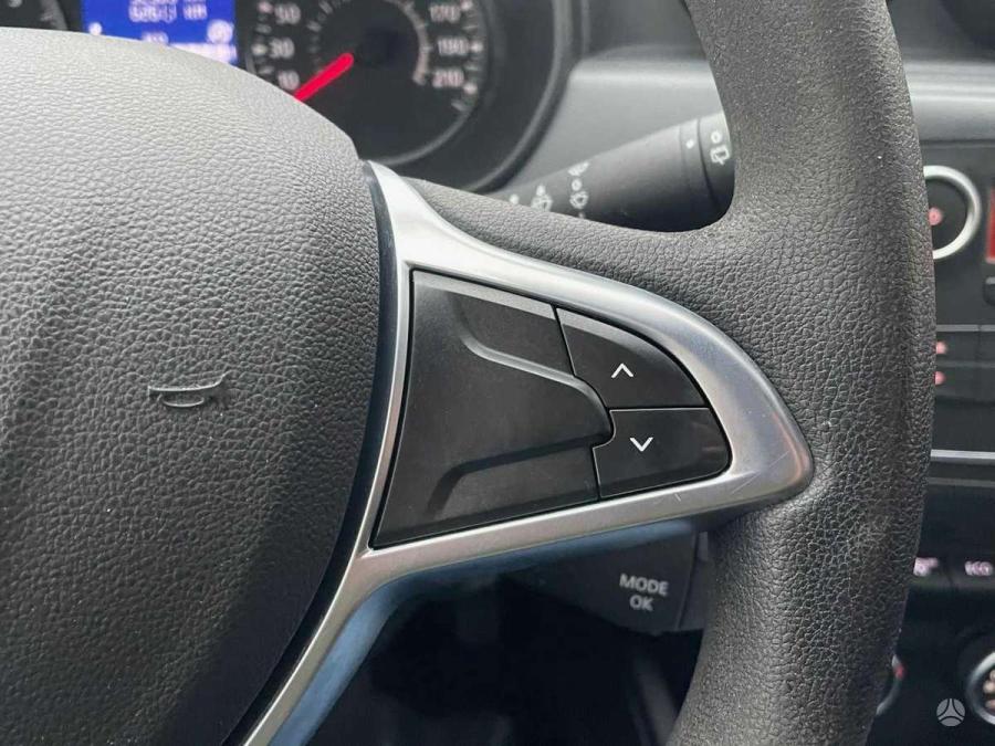 White Dacia Duster 2021 in Ukmerge, with an engine capacity of 1.00 L and mileage of 93 thousand km for 6900 €, photo 12 on AUTOMOTO.COM.LV