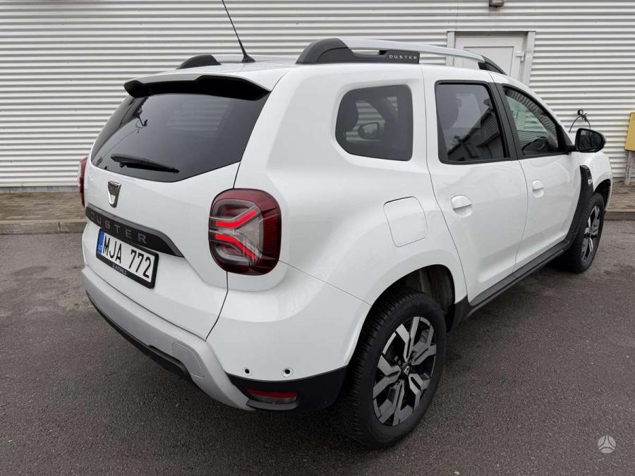 White Dacia Duster 2022 in Vilnius, with an engine capacity of 1.46 L and mileage of 47 thousand km for 16950 €, photo 4 on AUTOMOTO.COM.LV