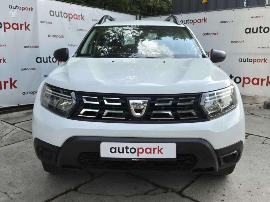 White Dacia Duster 2022 in Vilnius, with an engine capacity of 1.00 L and mileage of 174 thousand km for 6999 €, photo 2 on AUTOMOTO.COM.LV