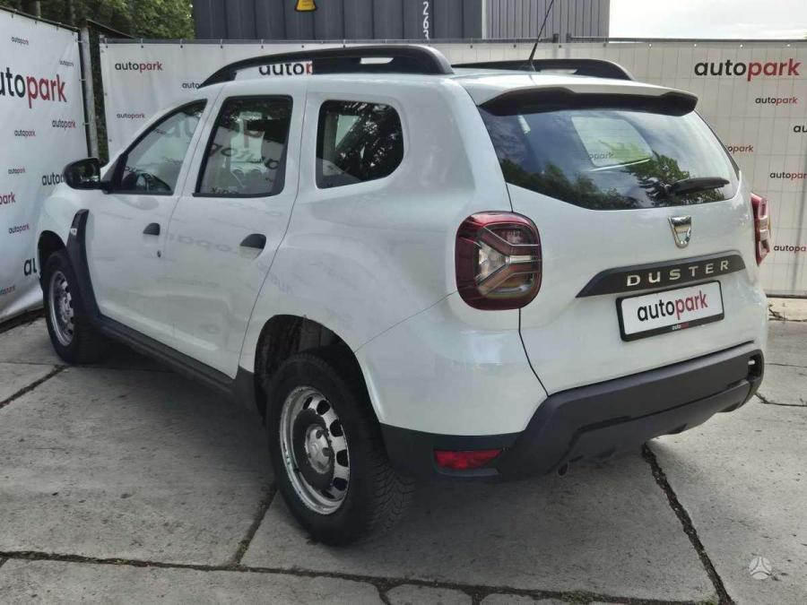 White Dacia Duster 2022 in Vilnius, with an engine capacity of 1.00 L and mileage of 174 thousand km for 6999 €, photo 5 on AUTOMOTO.COM.LV