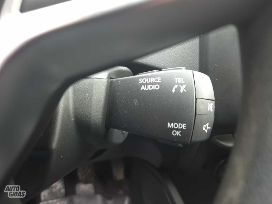 White Dacia Duster 2022 in Vilnius, with an engine capacity of 1.00 L and mileage of 100 thousand km for 8900 €, photo 13 on AUTOMOTO.COM.LV