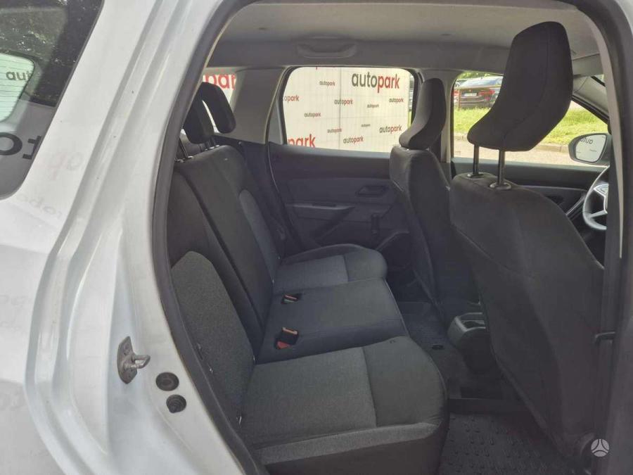 White Dacia Duster 2022 in Vilnius, with an engine capacity of 1.00 L and mileage of 174 thousand km for 6500 €, photo 5 on AUTOMOTO.COM.LV
