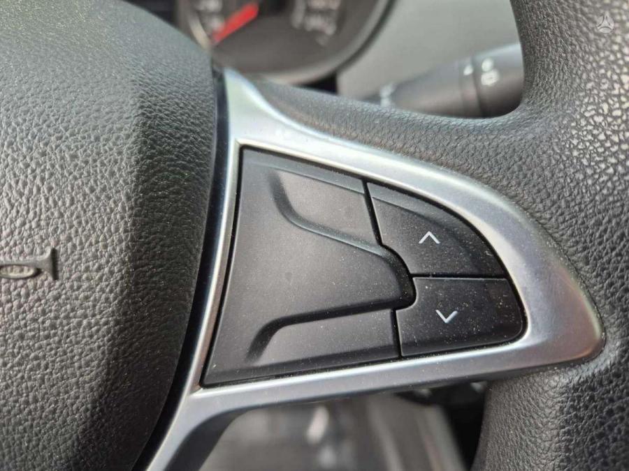 White Dacia Duster 2022 in Vilnius, with an engine capacity of 1.00 L and mileage of 174 thousand km for 6500 €, photo 9 on AUTOMOTO.COM.LV